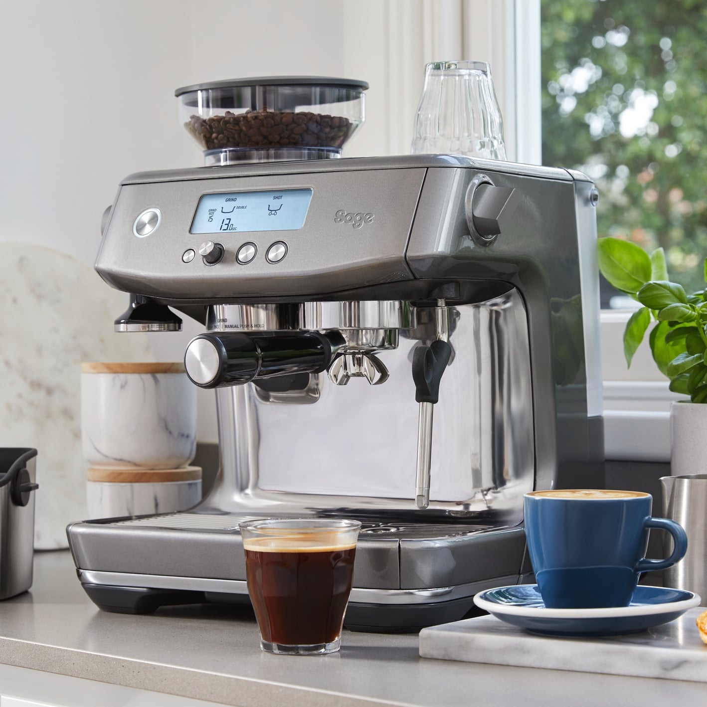 Sage The Barista Pro: Uživajte v Profesionalni Kavi Doma